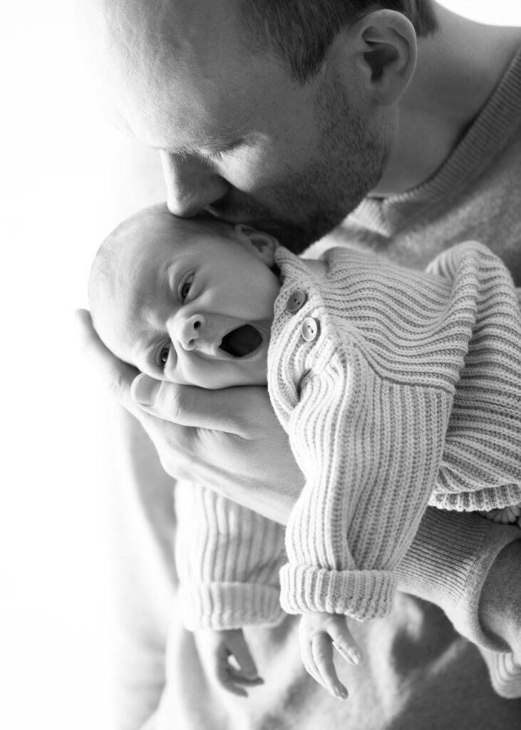 Neugeborenen-Shooting mit Eltern - FOTOWERFT Fotostudio Bargteheide